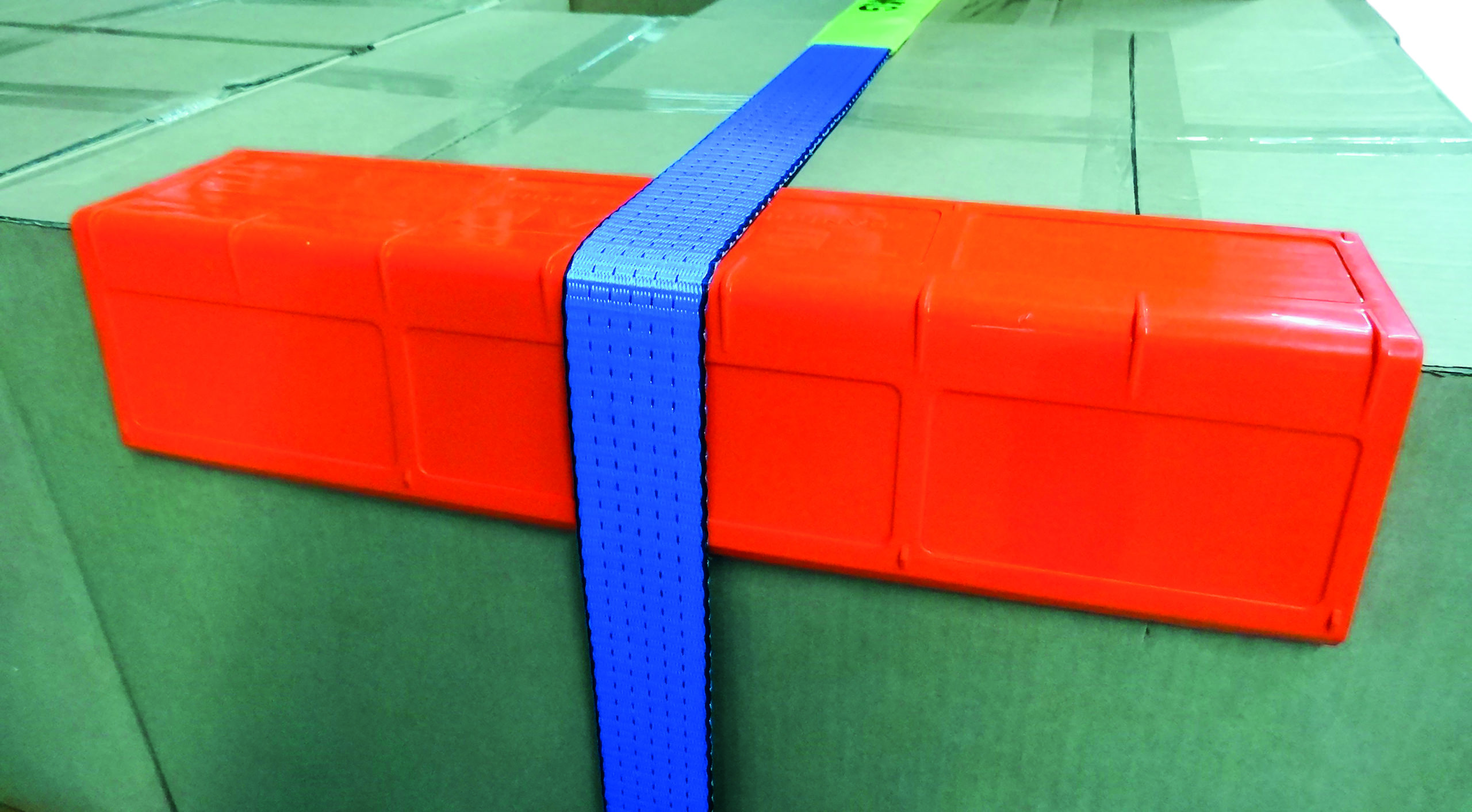 Plastic Pallet Angles 470mm 100x100 (20/ctn) | DAYWALK